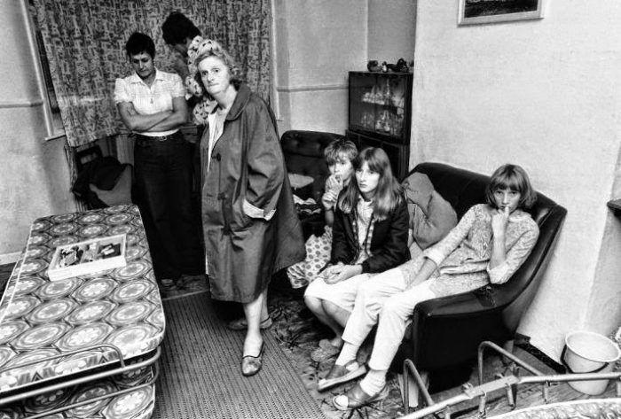 The Conjuring: The Enfield Poltergeist's True Story & Real Janet Hodgson