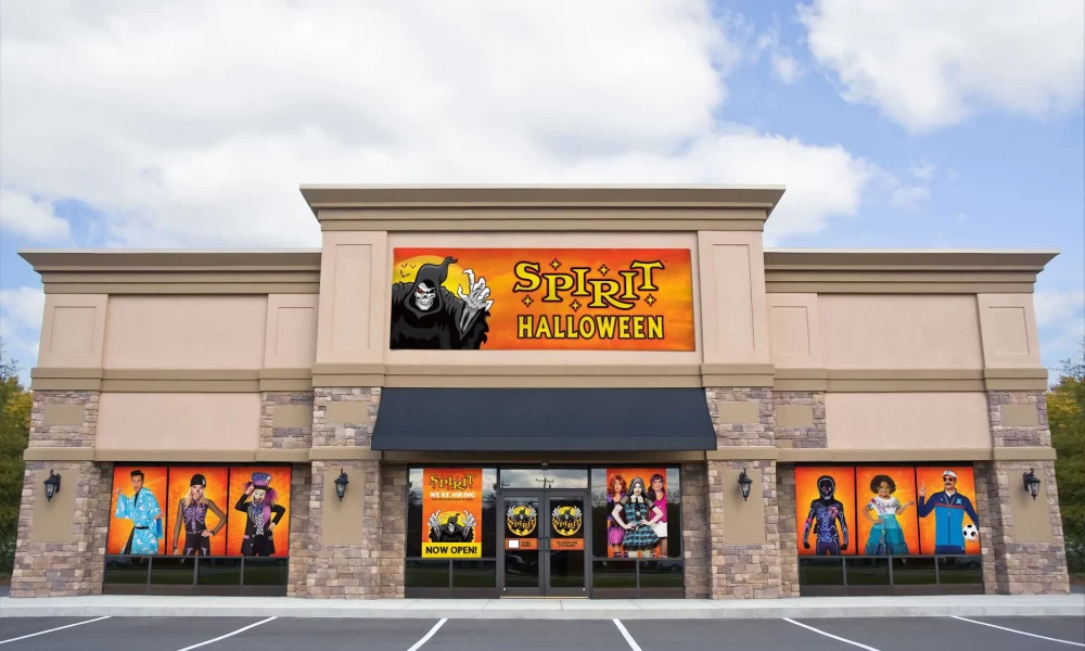 Spirit Halloween Announces New "Mars Attacks" Animatronics for ...