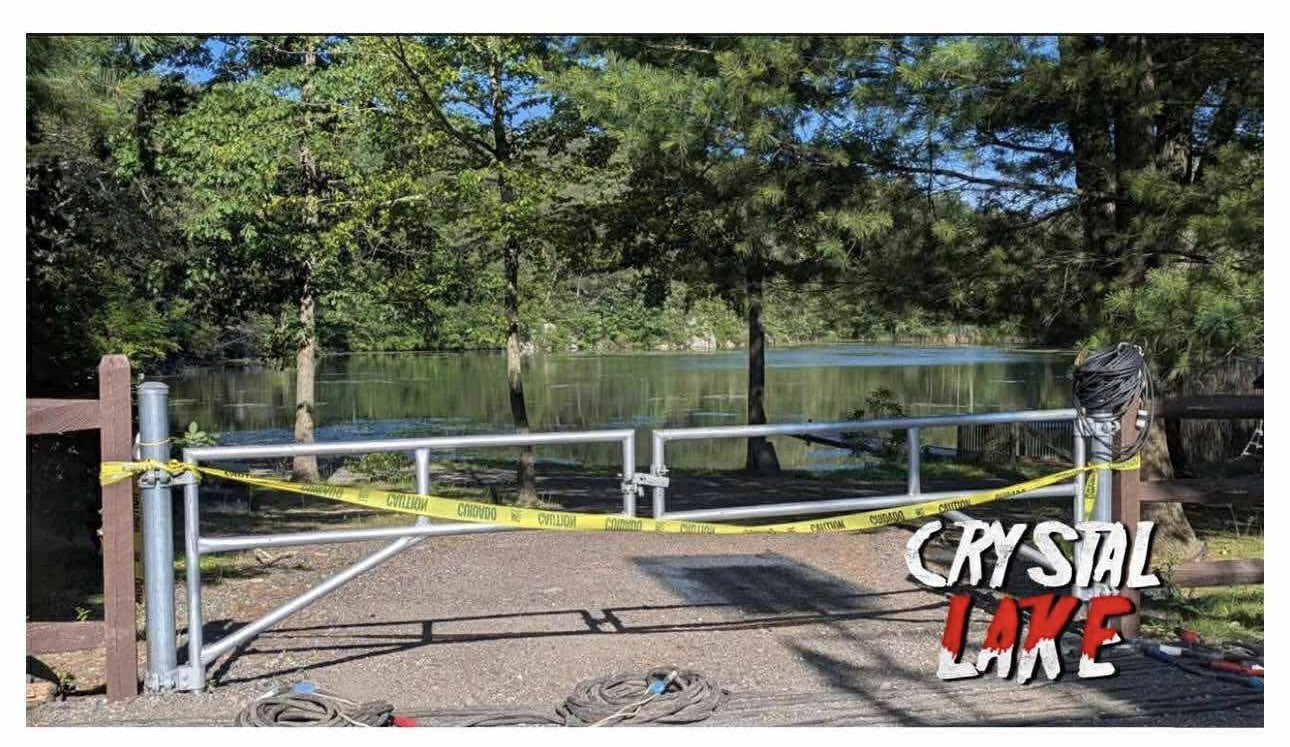 FIRST LOOK: Linda Cardellini On Set As Pamela Voorhees in "Crystal Lake ...